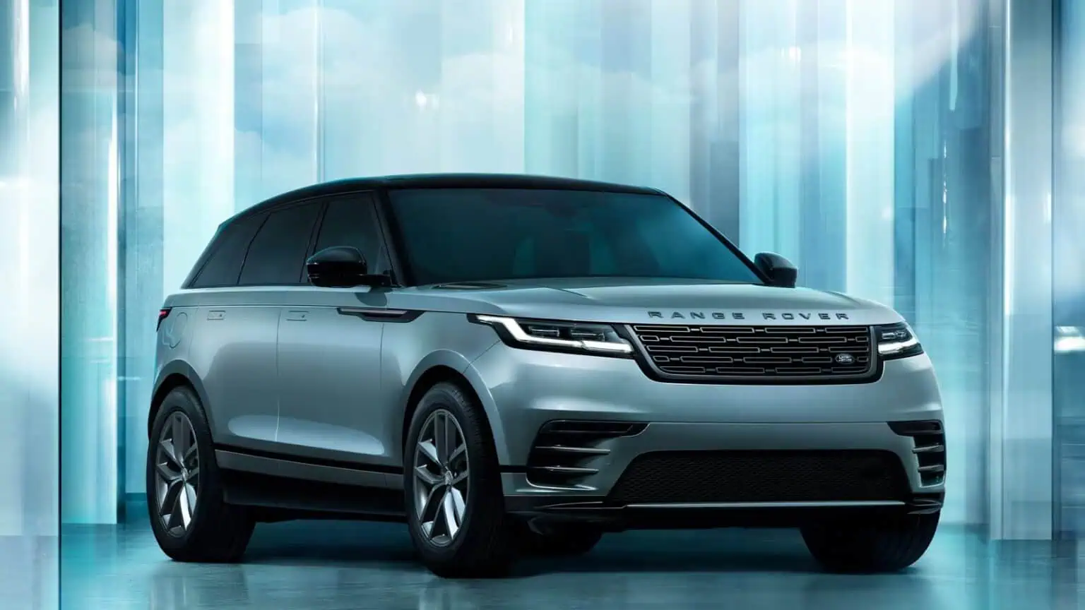 The Powertrains Behind the 2025 Range Rover Velar Lineup